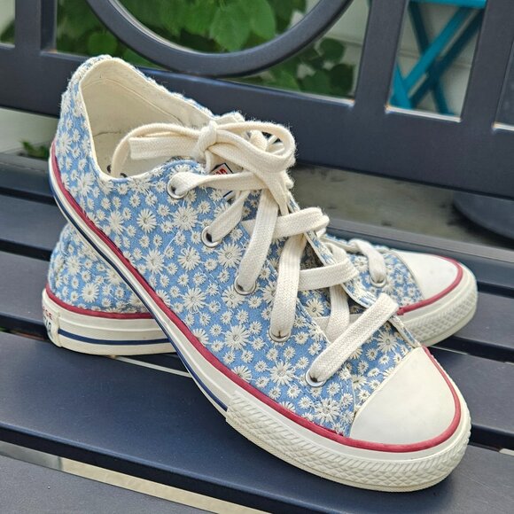 Converse | Shoes | Little Miss Converse Chucks Low Tops Fits Womens 55 ...